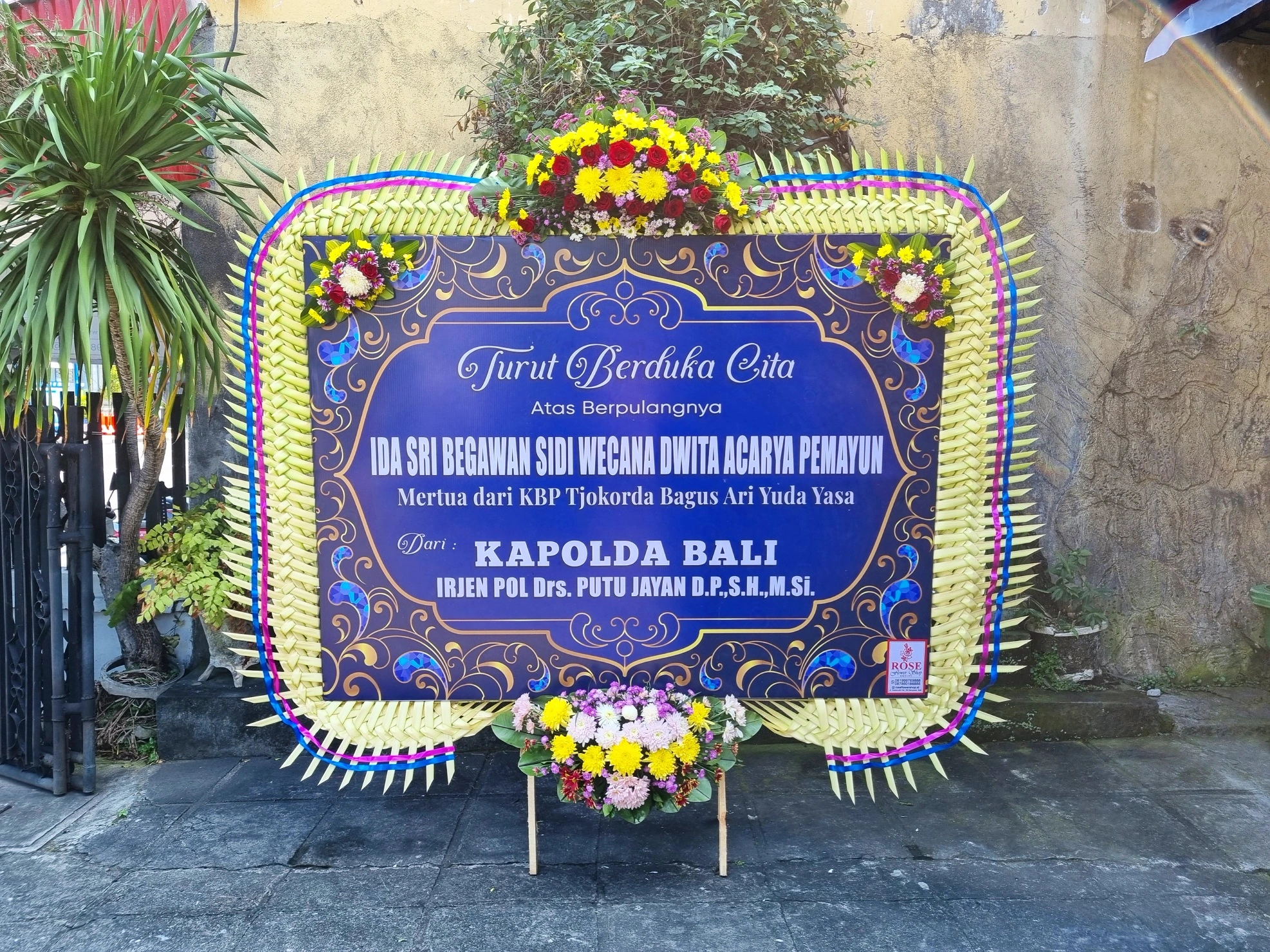 2X1.5 Bunga Papan Anyaman – Kapolda Bali | Rose Flower Shop - Toko ...